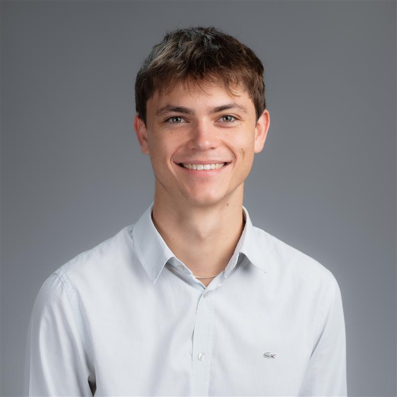 Our Team - We have a wide-ranging experienced team